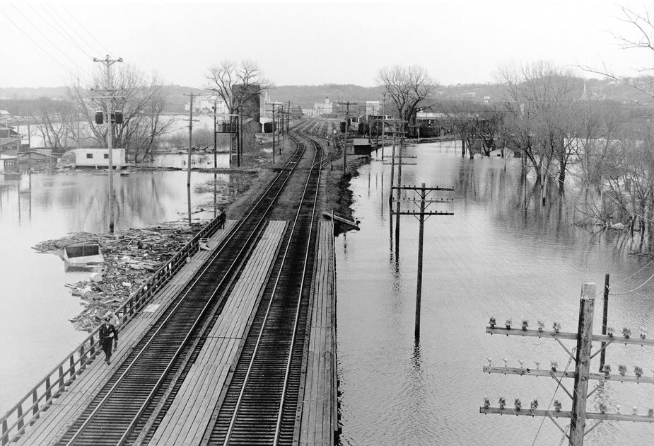 Washed Away: The 1965 Flood That Changed Mankato Pictorial Book ...